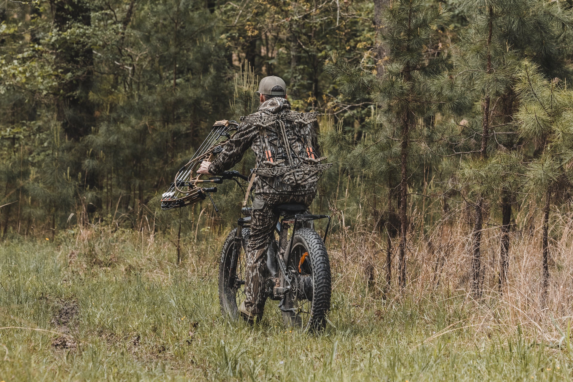 Elevate Stand Co. | Lightweight Tree Hang On Stands | Climbing Sticks